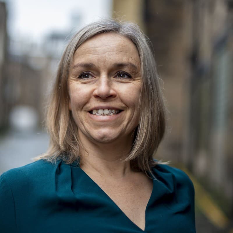 Top 44 Angel Investors In Scotland & 13 Angel Networks (Free List)